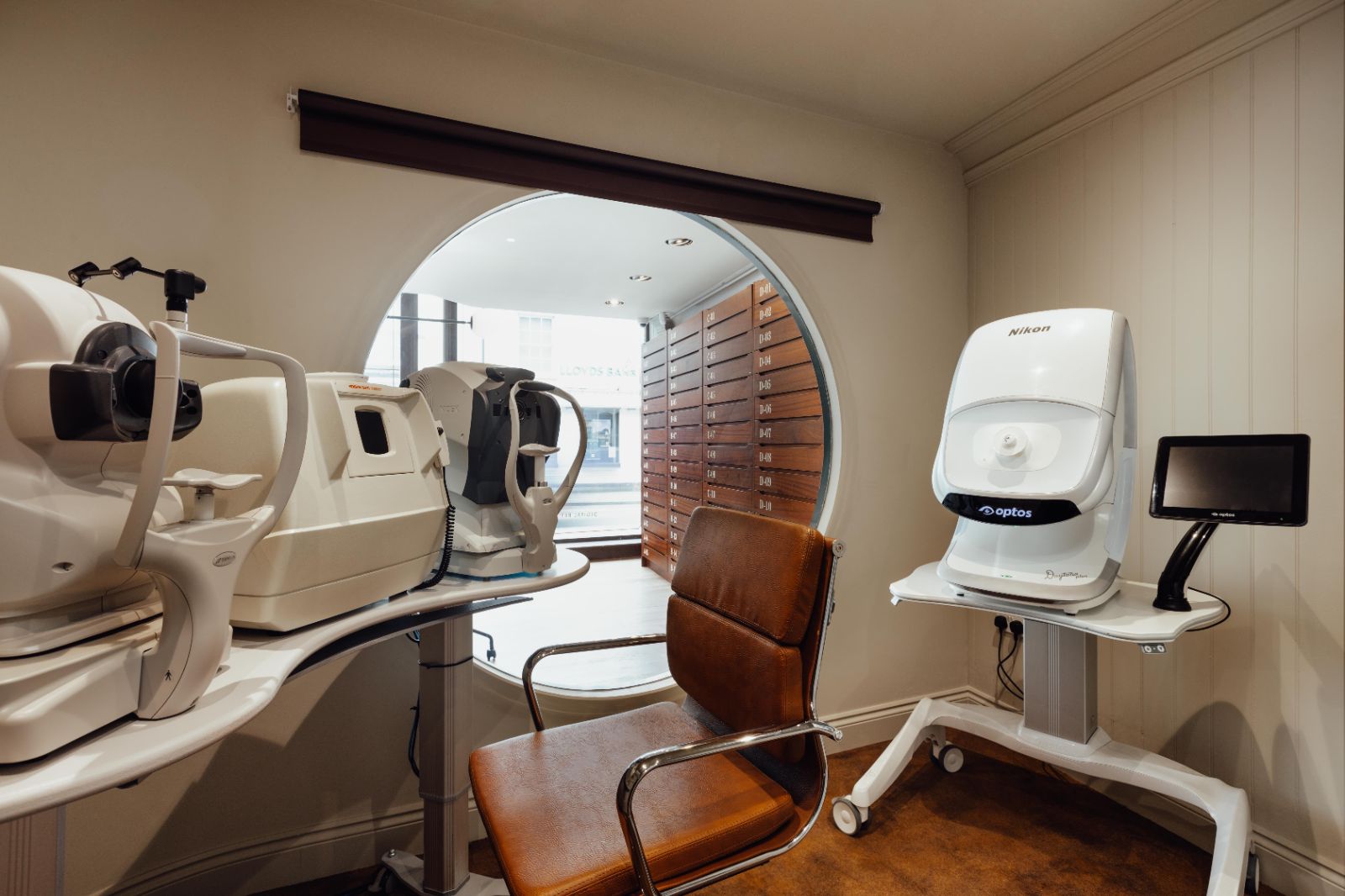 Elevating store design for independent optician brand - 93ft